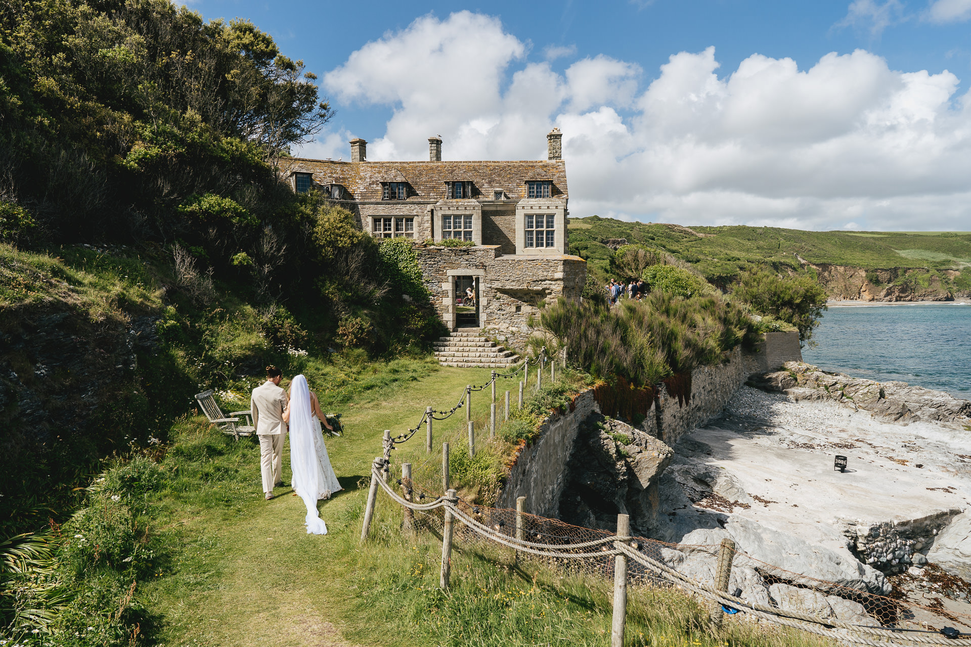 Prussia Cove wedding - Laurence & Zoe get married by the sea